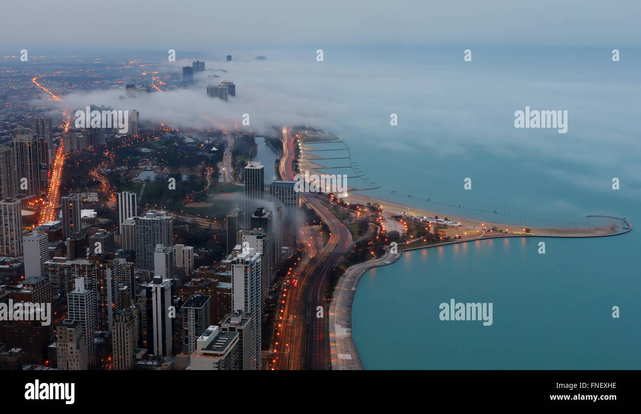 Chicago skyline north avenue beach hi-res stock photography and images ...