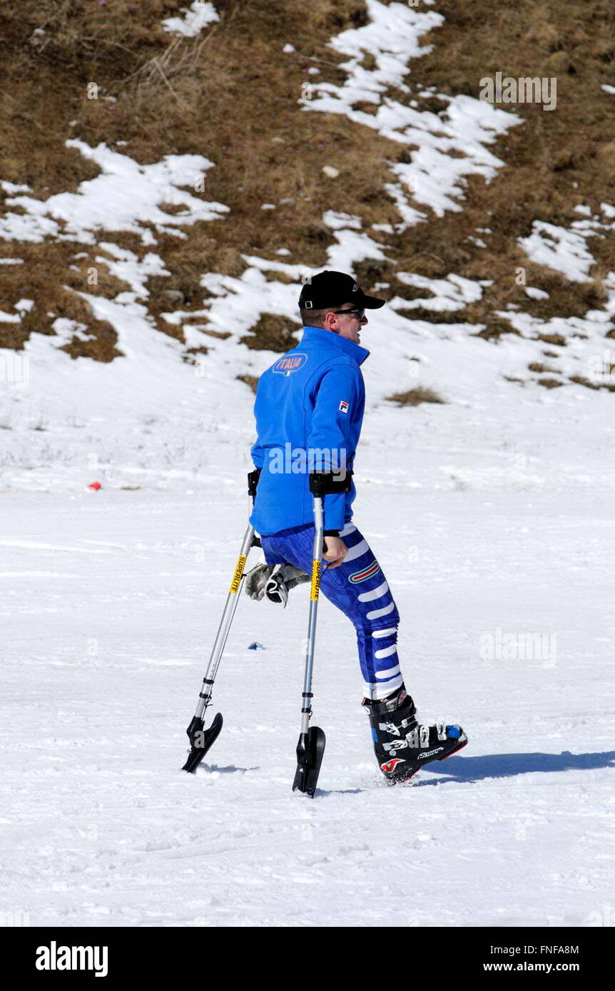 Disabled skier hi-res stock photography and images - Alamy