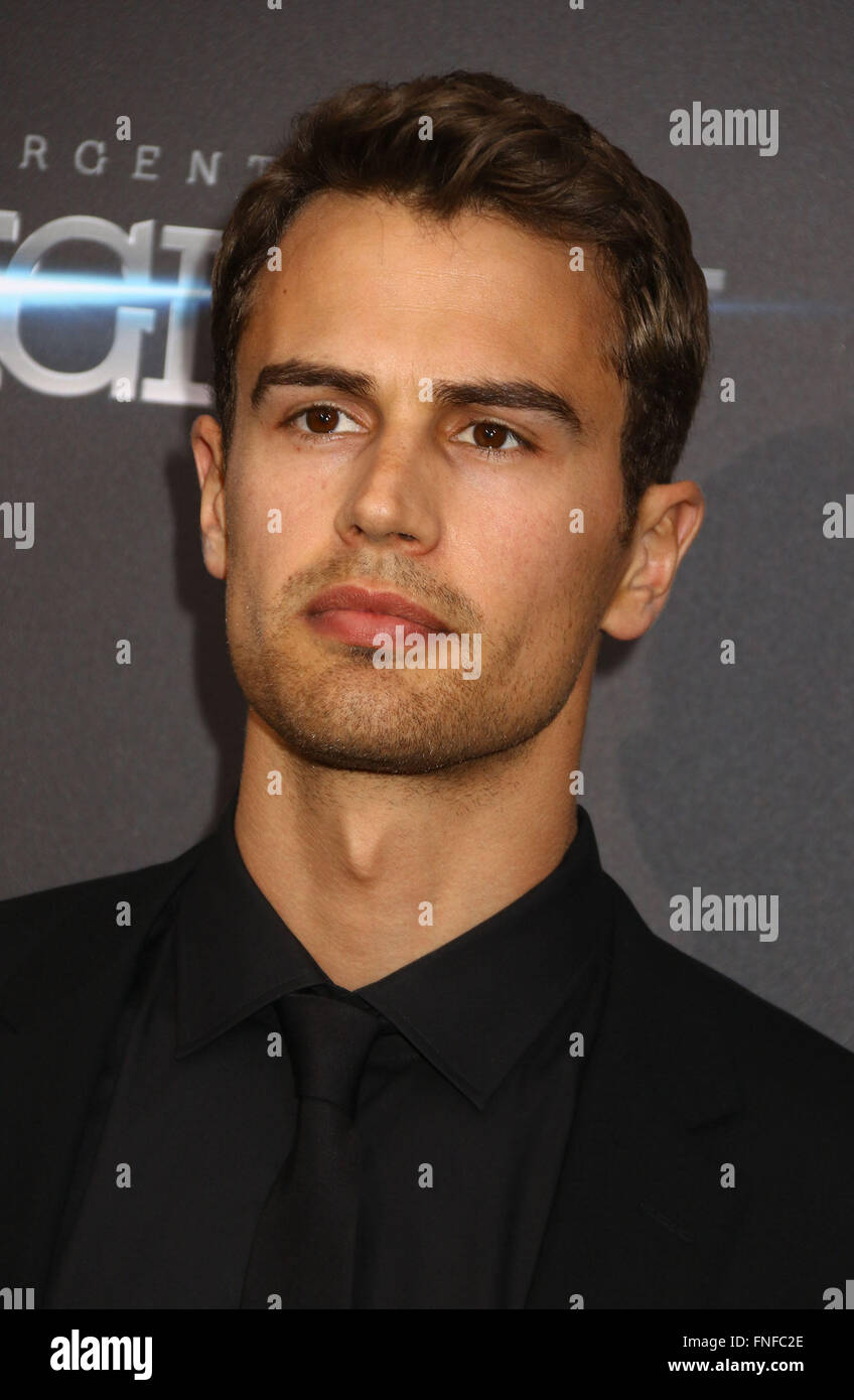 Al Divergent Actor