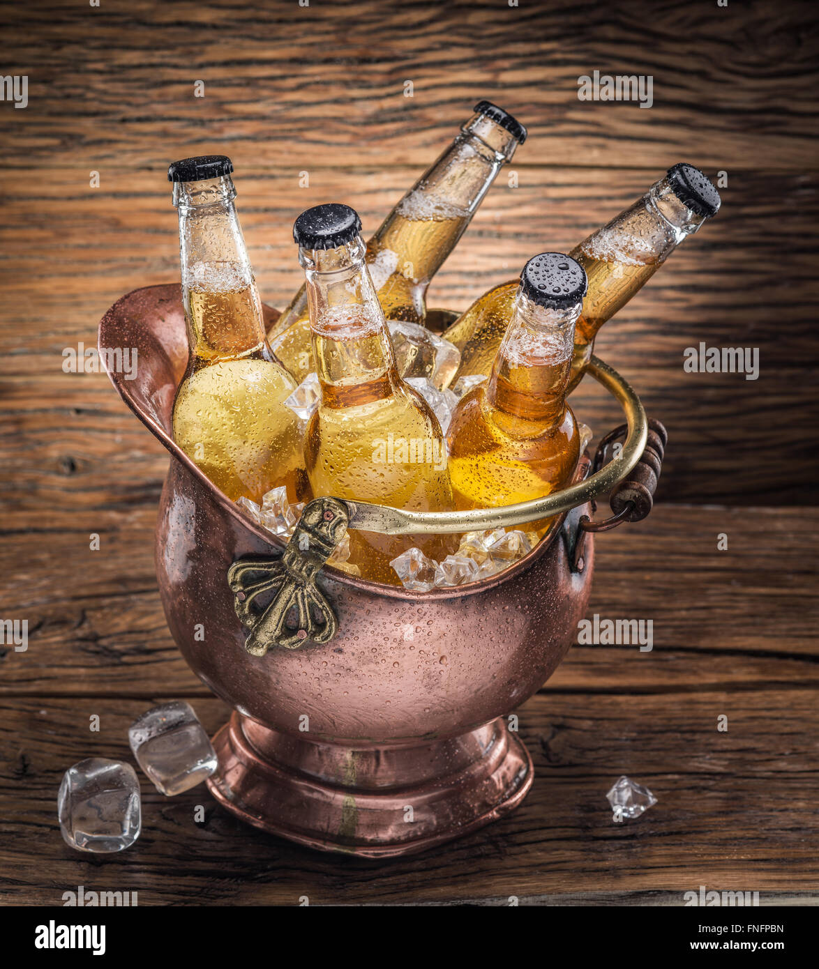 Beer bucket ice hi-res stock photography and images - Alamy