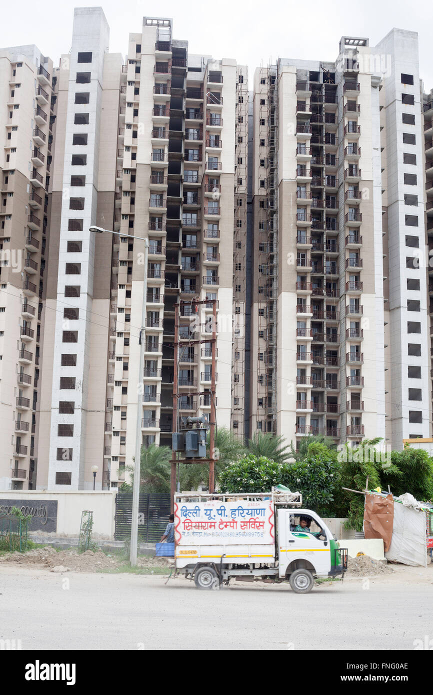 block of flats, tall buildings, modern suburb Stock Photo - Alamy