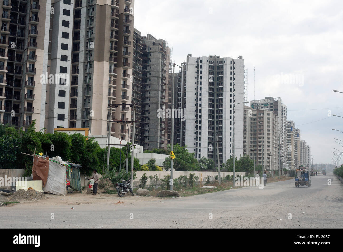 block of flats, tall buildings, modern suburb Stock Photo - Alamy