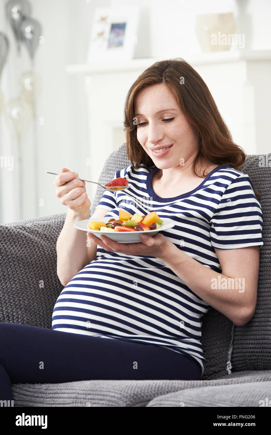 Pregnant woman eating healthy food hi-res stock photography and images ...