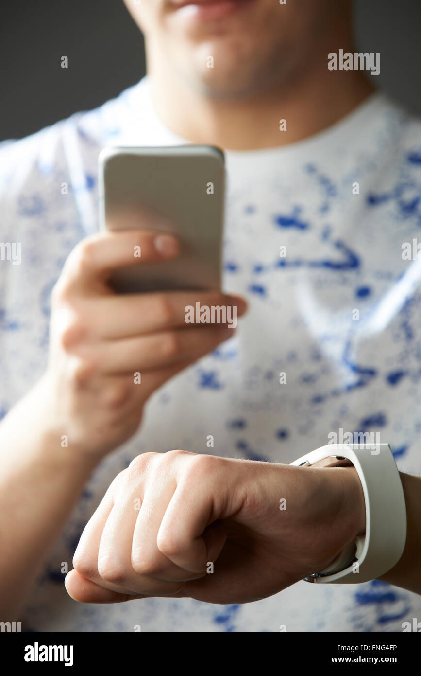 Synchronizing hi-res stock photography and images - Alamy