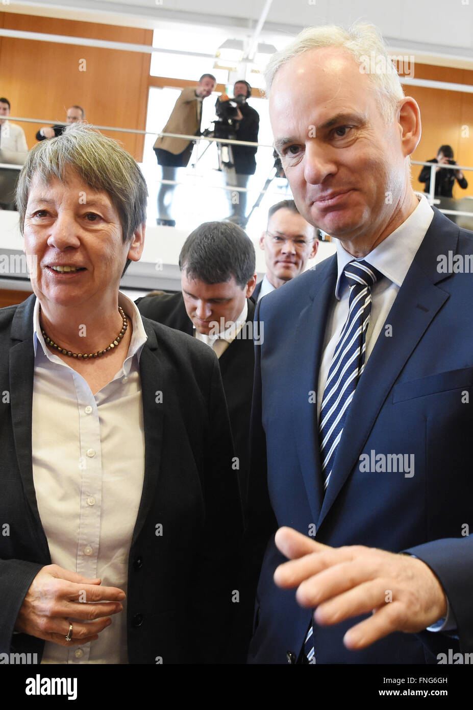 Reactor deck hi-res stock photography and images - Alamy