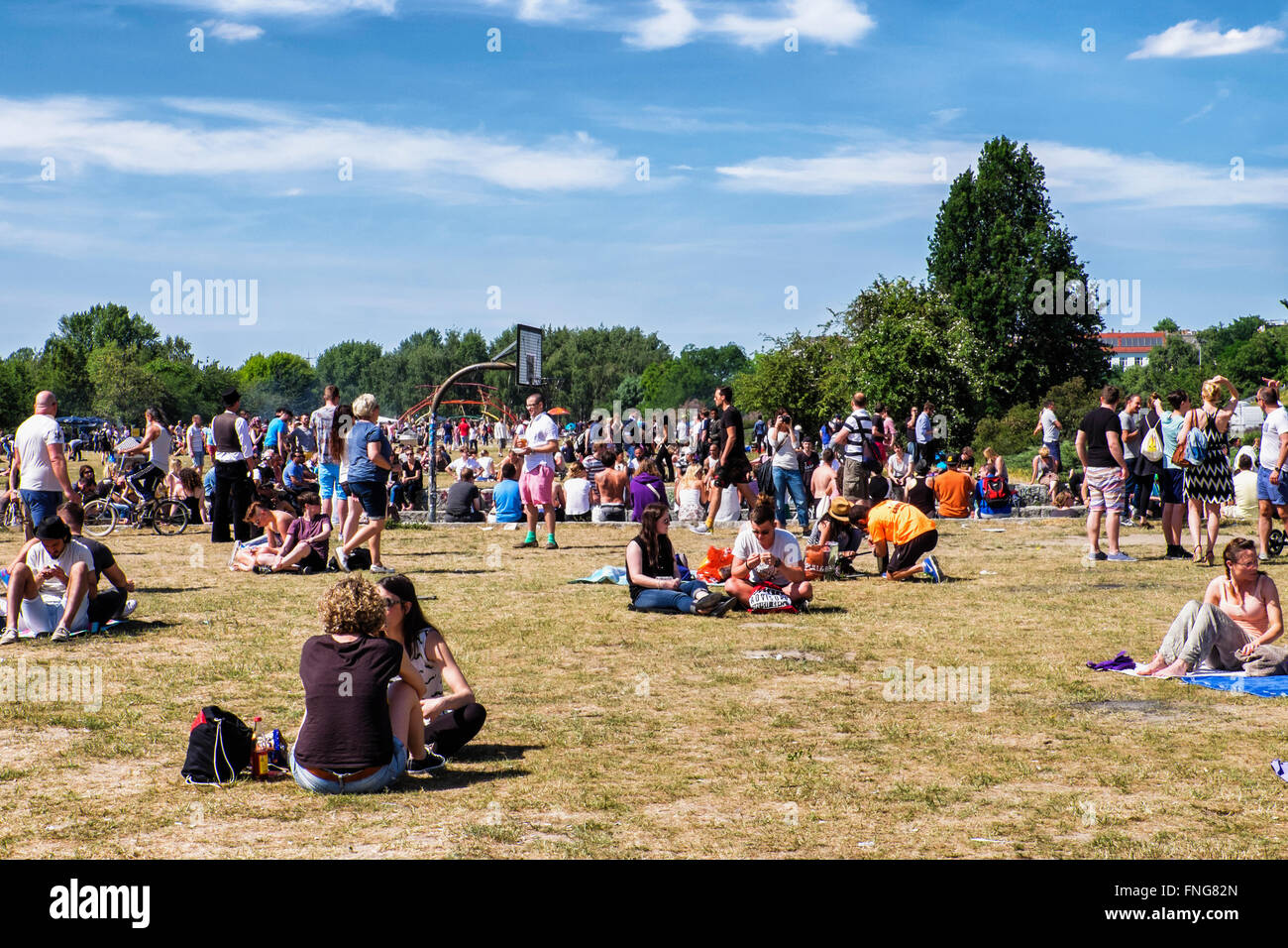 Sunshine relax hi-res stock photography and images - Alamy