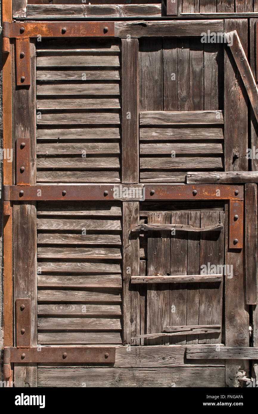 Old wooden rusty door Stock Photo - Alamy