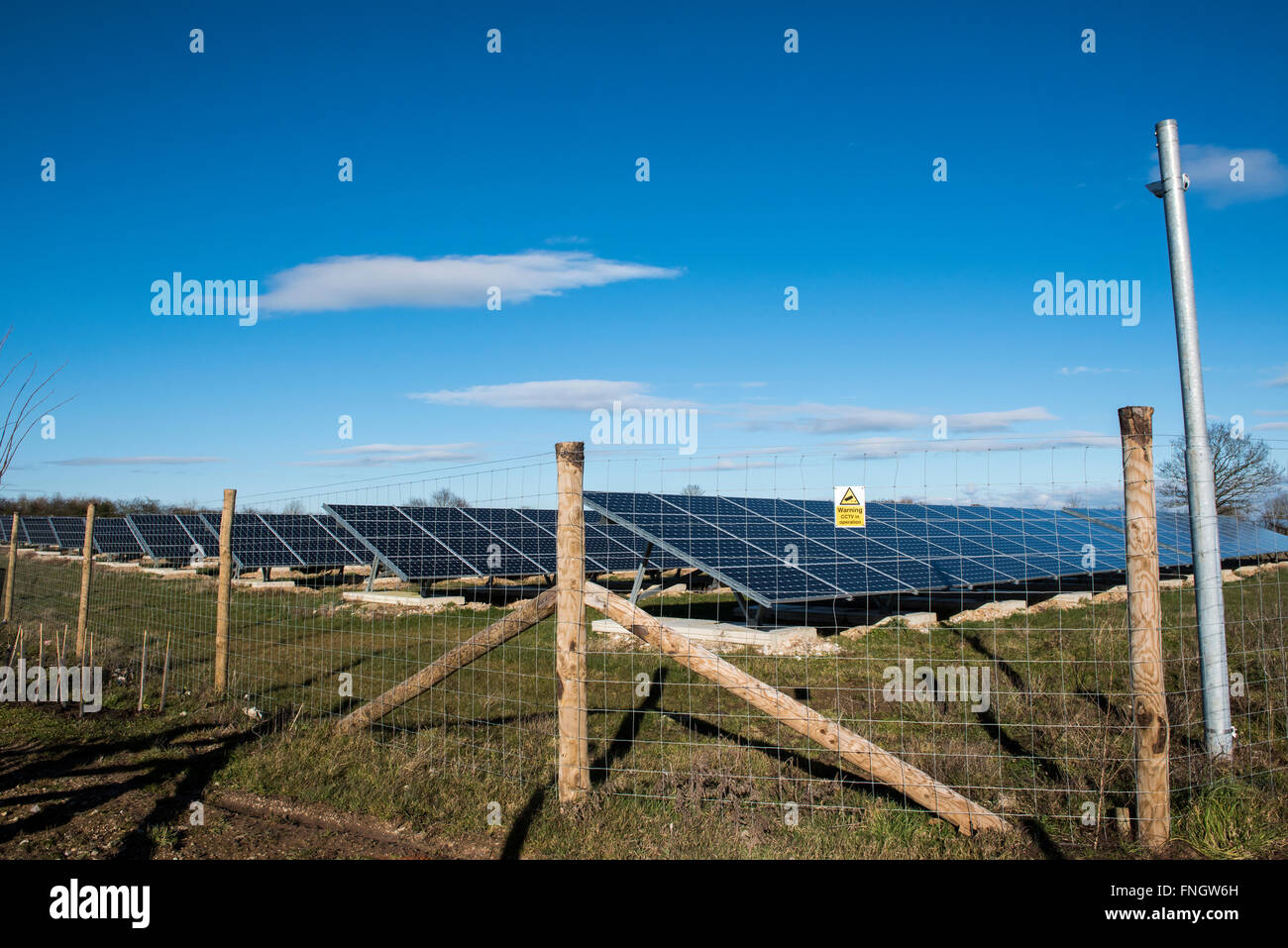 Solar farm fence uk hi-res stock photography and images - Alamy
