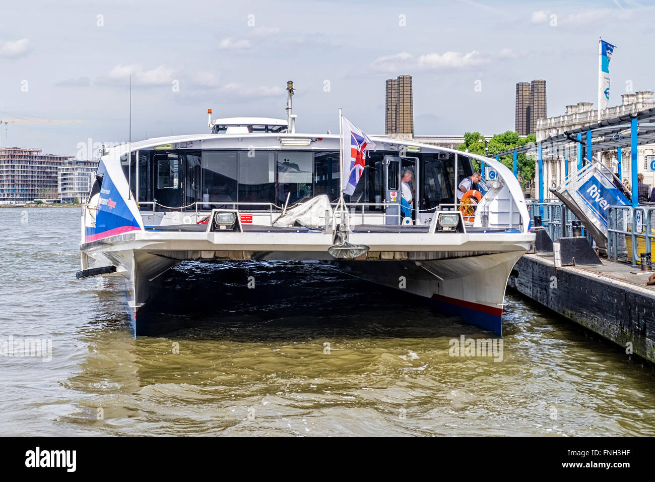 Thames Clipper commuter transport & river bus service offloading ...