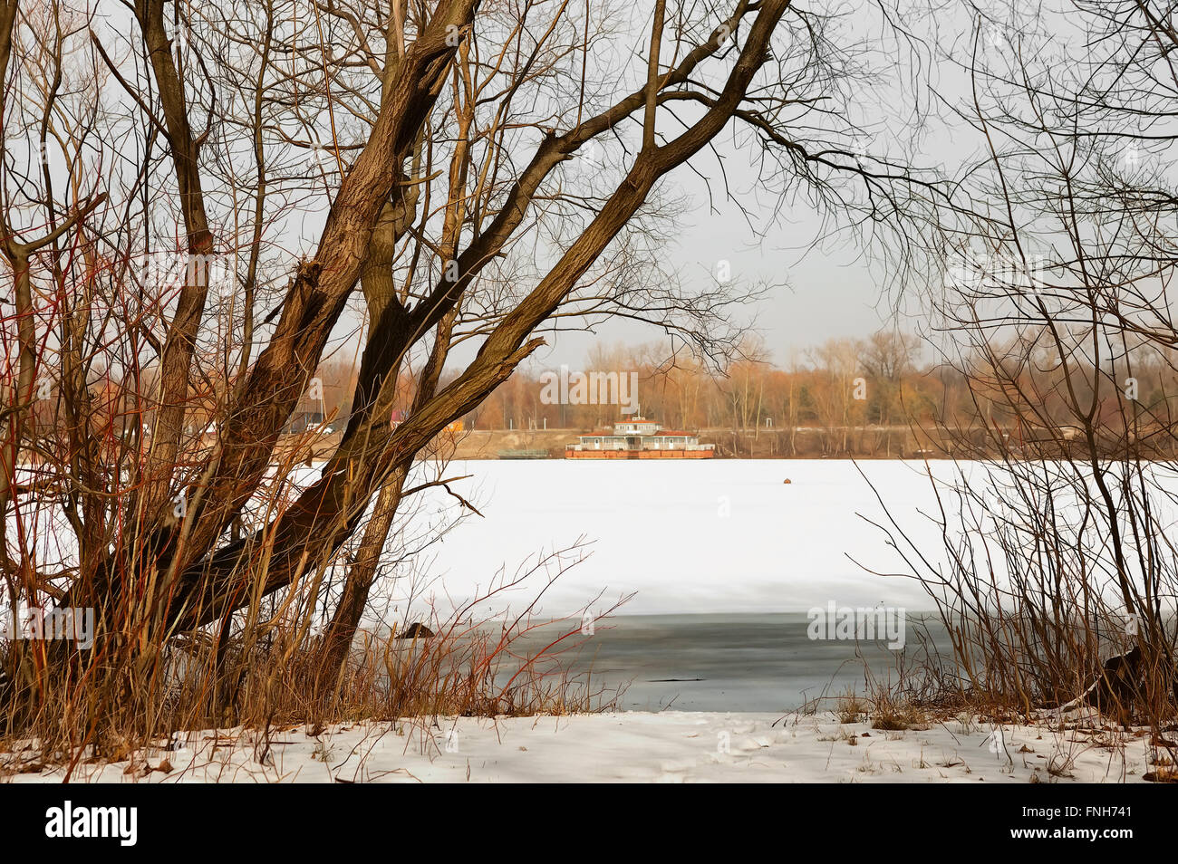 Thin layer of frozen water hi-res stock photography and images - Alamy