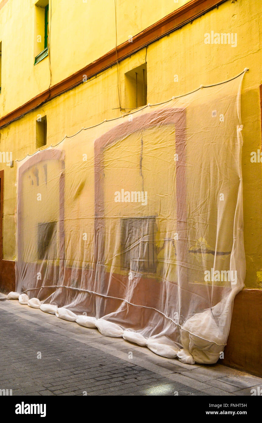 Protecting building hi-res stock photography and images - Alamy