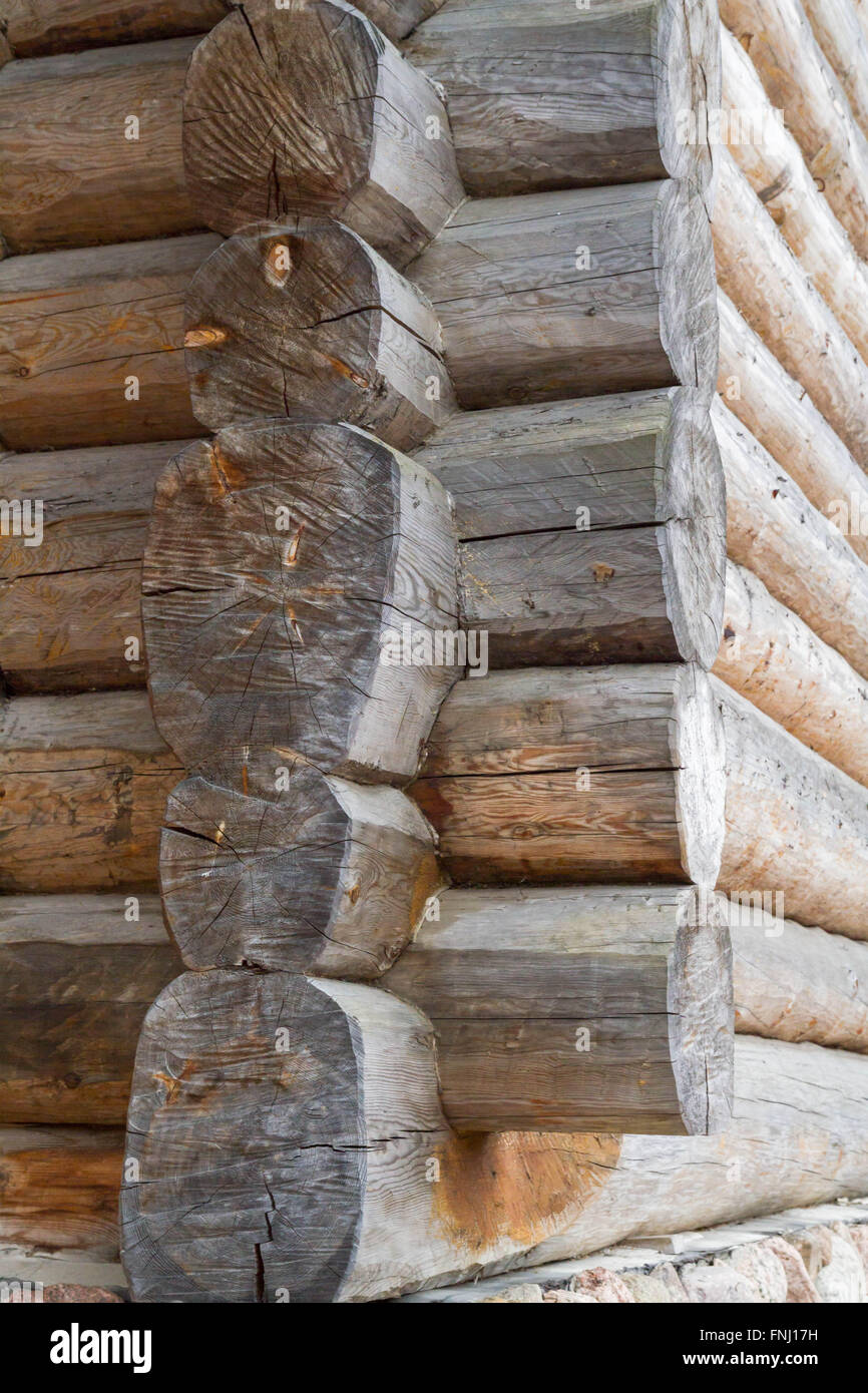 Wooden log wall Stock Photo - Alamy