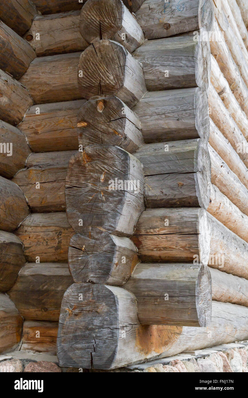 Wooden log wall Stock Photo - Alamy