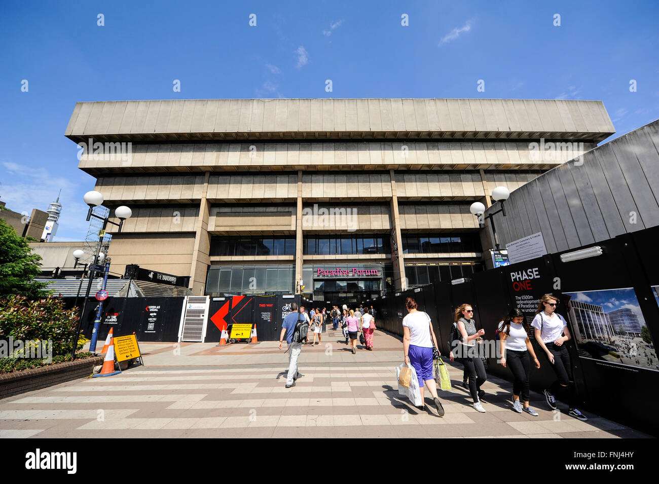 Birmingham Central library and Paradise Forum Stock Photo - Alamy