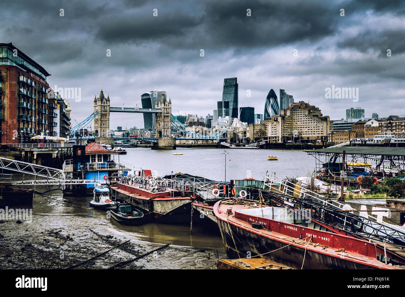 London old pier view hi-res stock photography and images - Alamy