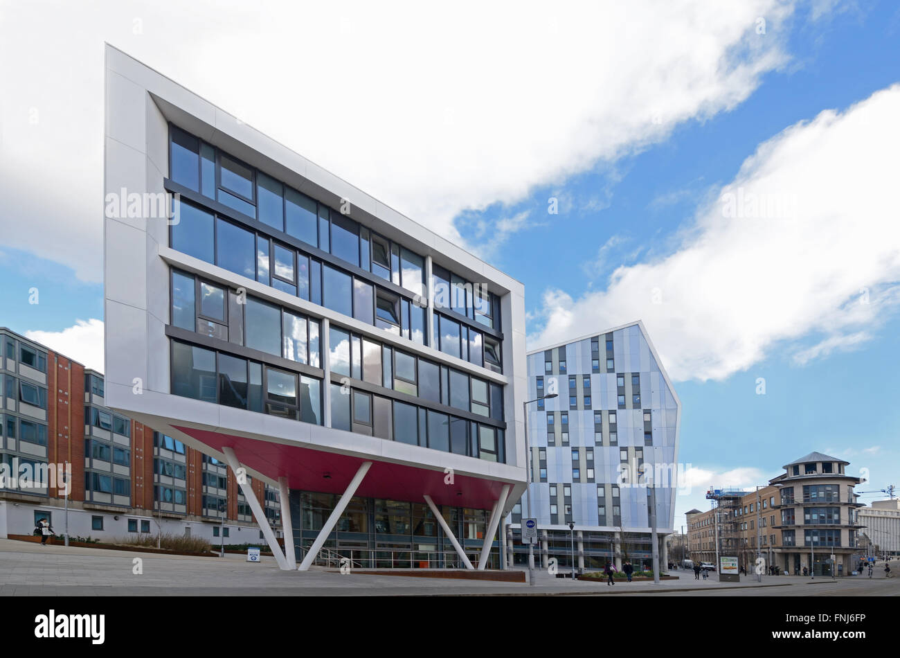 Student union building hi-res stock photography and images - Alamy