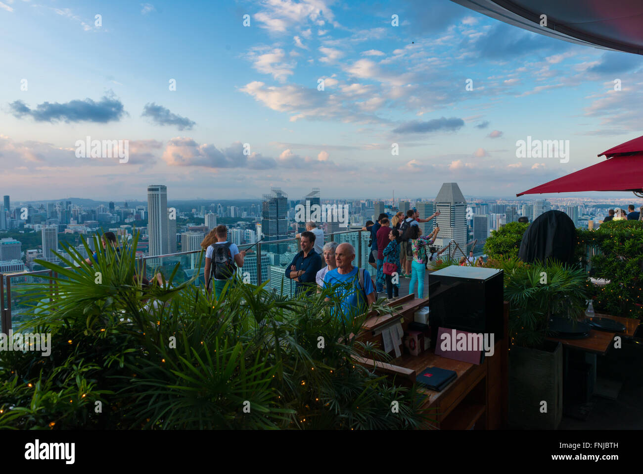 Skypark observation deck and Sky Bar Ce La Vi In Marina Bay Sands hotel ...