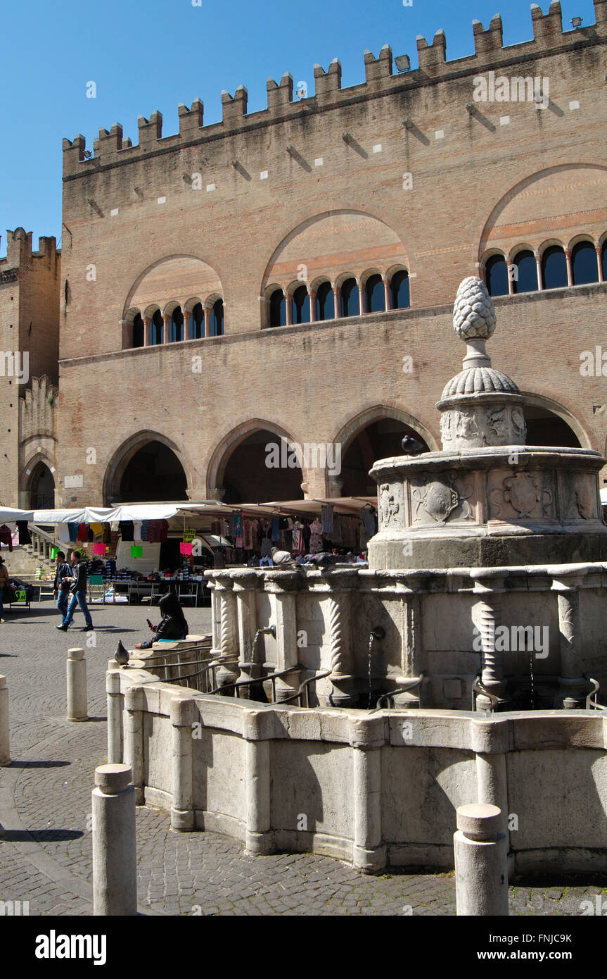Italy, Emilia Romagna, Rimini, Cavour Square, Fontana della Pigna ...