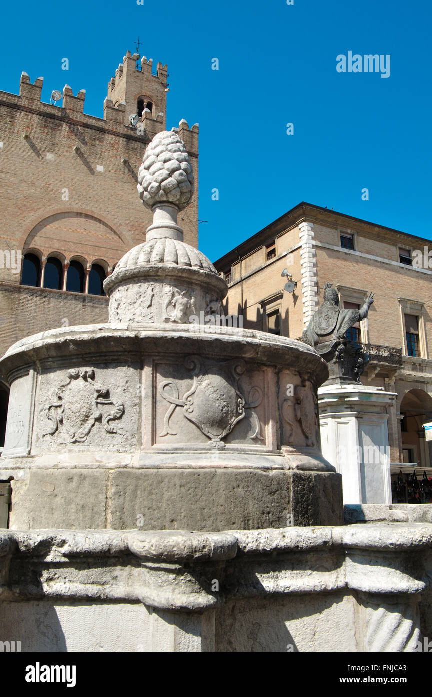 Fontana della pigna hi-res stock photography and images - Alamy