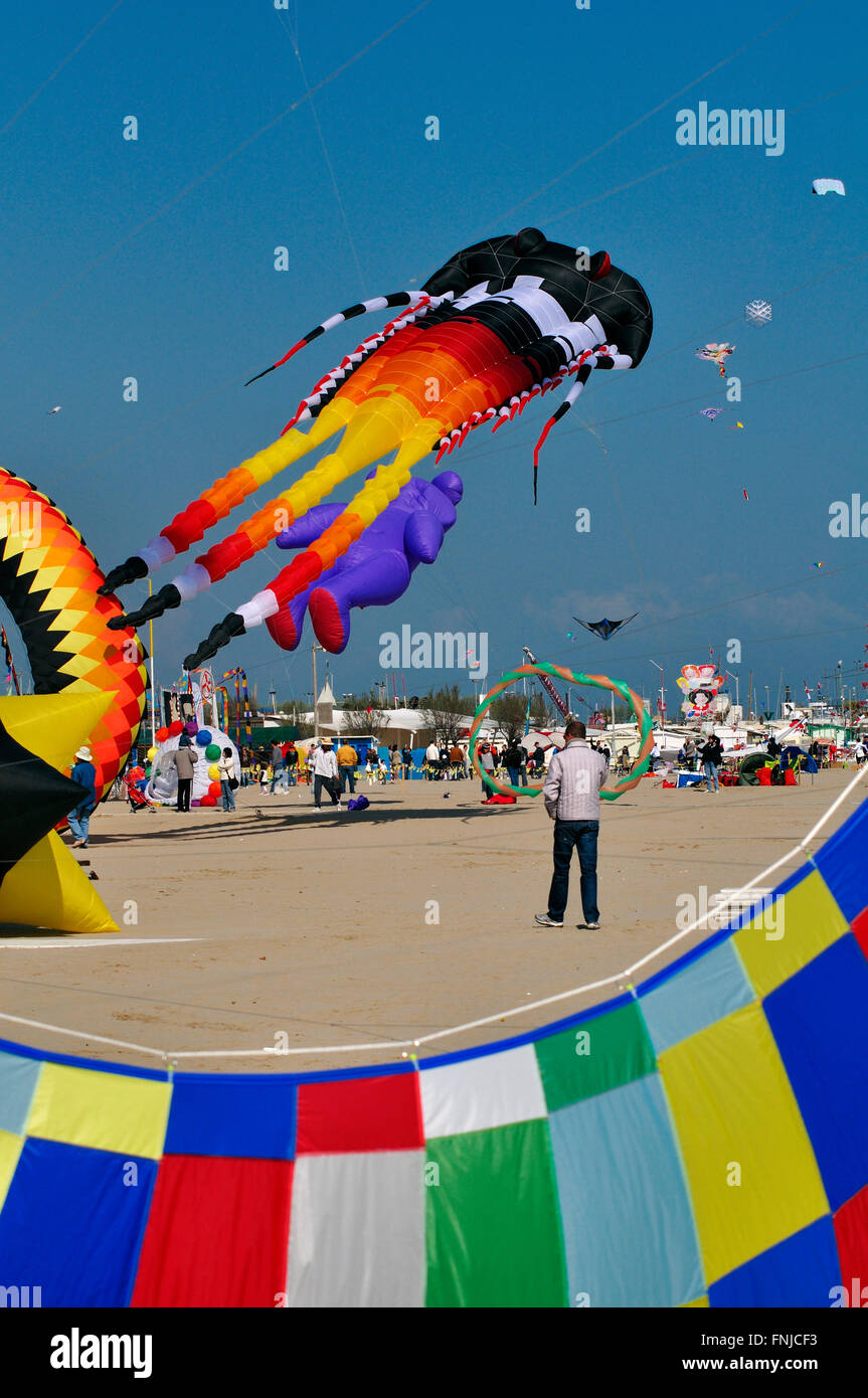 Alfresco cloud image hi-res stock photography and images - Alamy