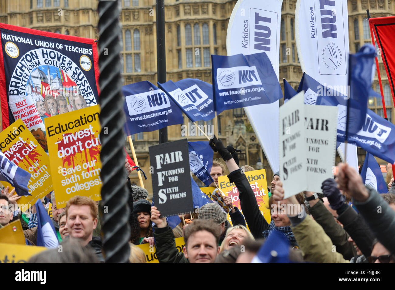 Sixth form uk hi-res stock photography and images - Alamy