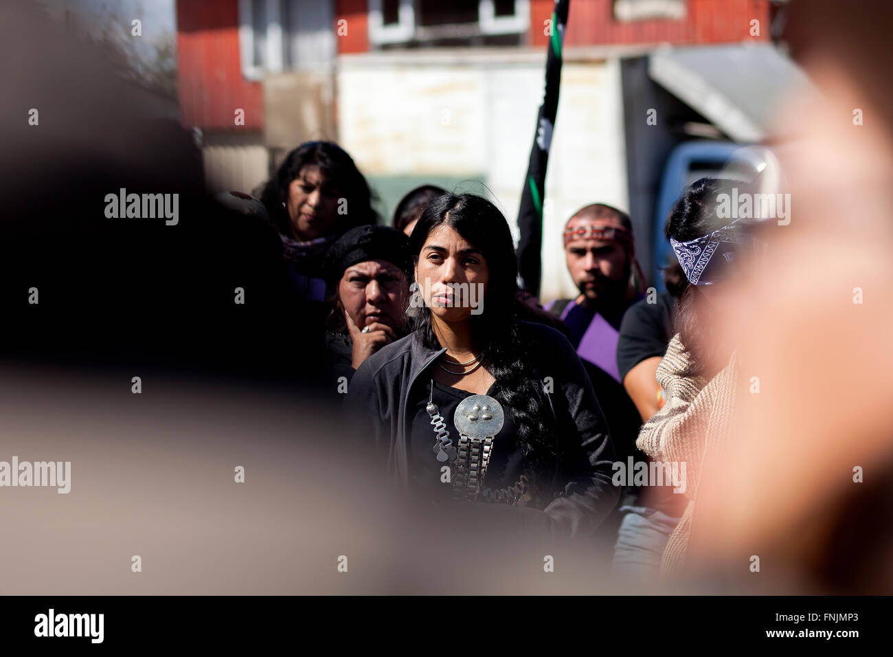 Machi mapuche hi-res stock photography and images - Alamy