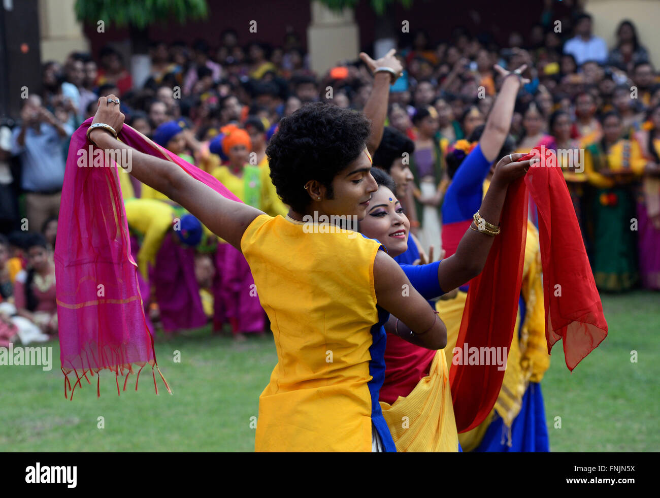 Kolkata, India. 15th Mar, 2016. Students enjoy playing abir ...