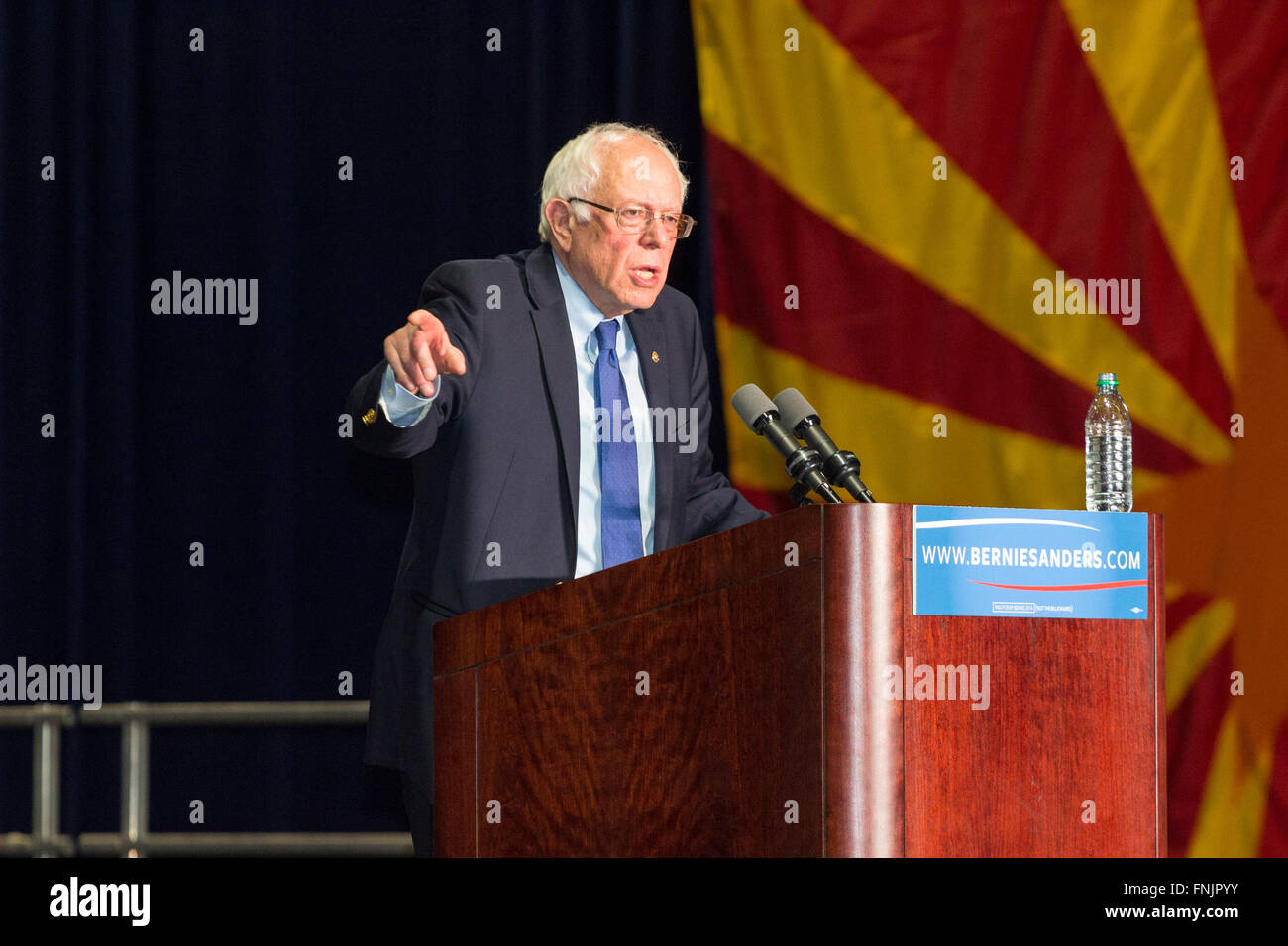 Jennifer sanders hi-res stock photography and images - Alamy