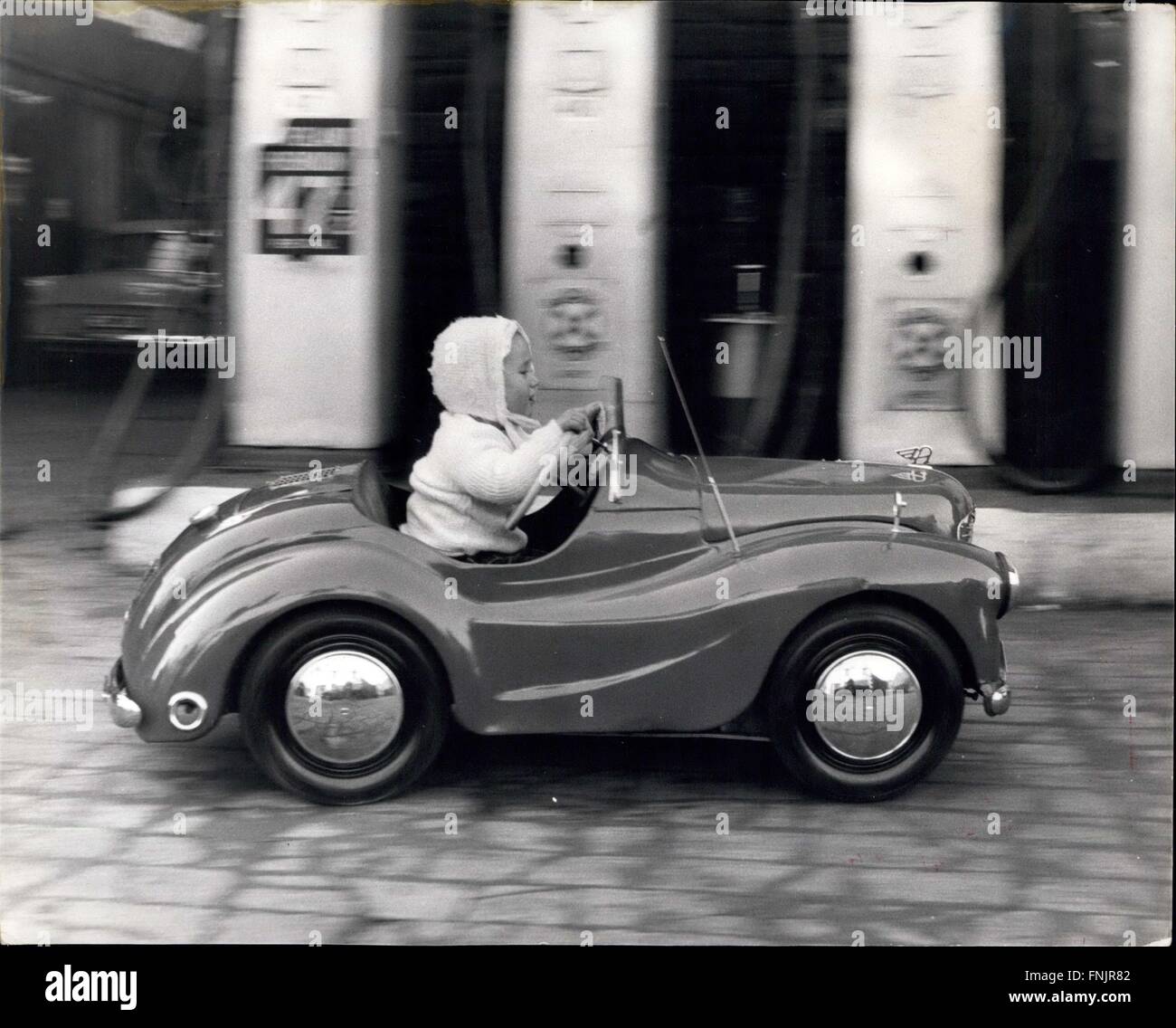 1964 - She is the ''Fastest young lady'' in Penrith!, The half pint ...