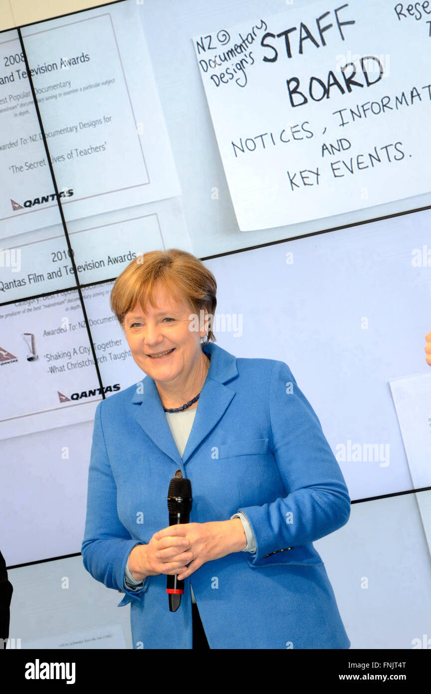 Angela merkel raute hi-res stock photography and images - Alamy