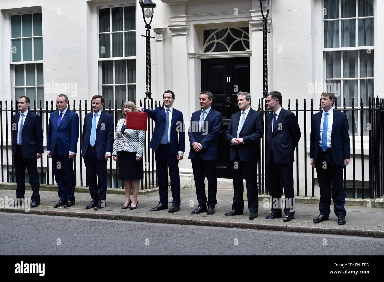 Chancellor of the exchequer 2016 hi-res stock photography and images ...