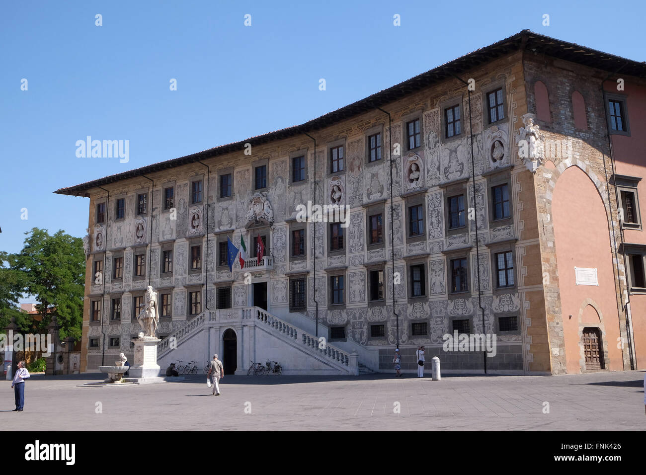 Building of Pisa Superiore University on Piazza dei Cavalieri (Palazzo ...