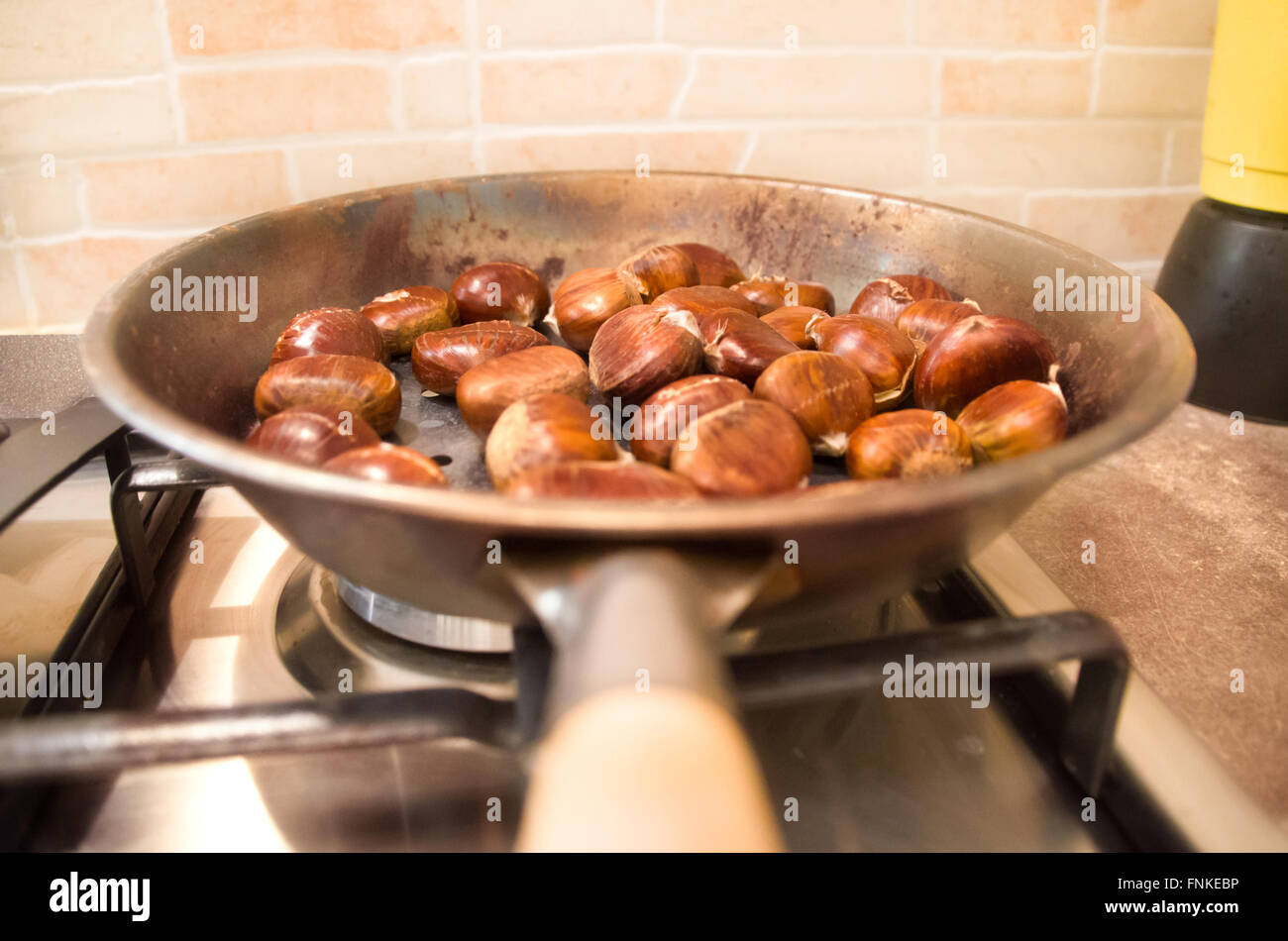 Roasted chestnuts hi-res stock photography and images - Alamy