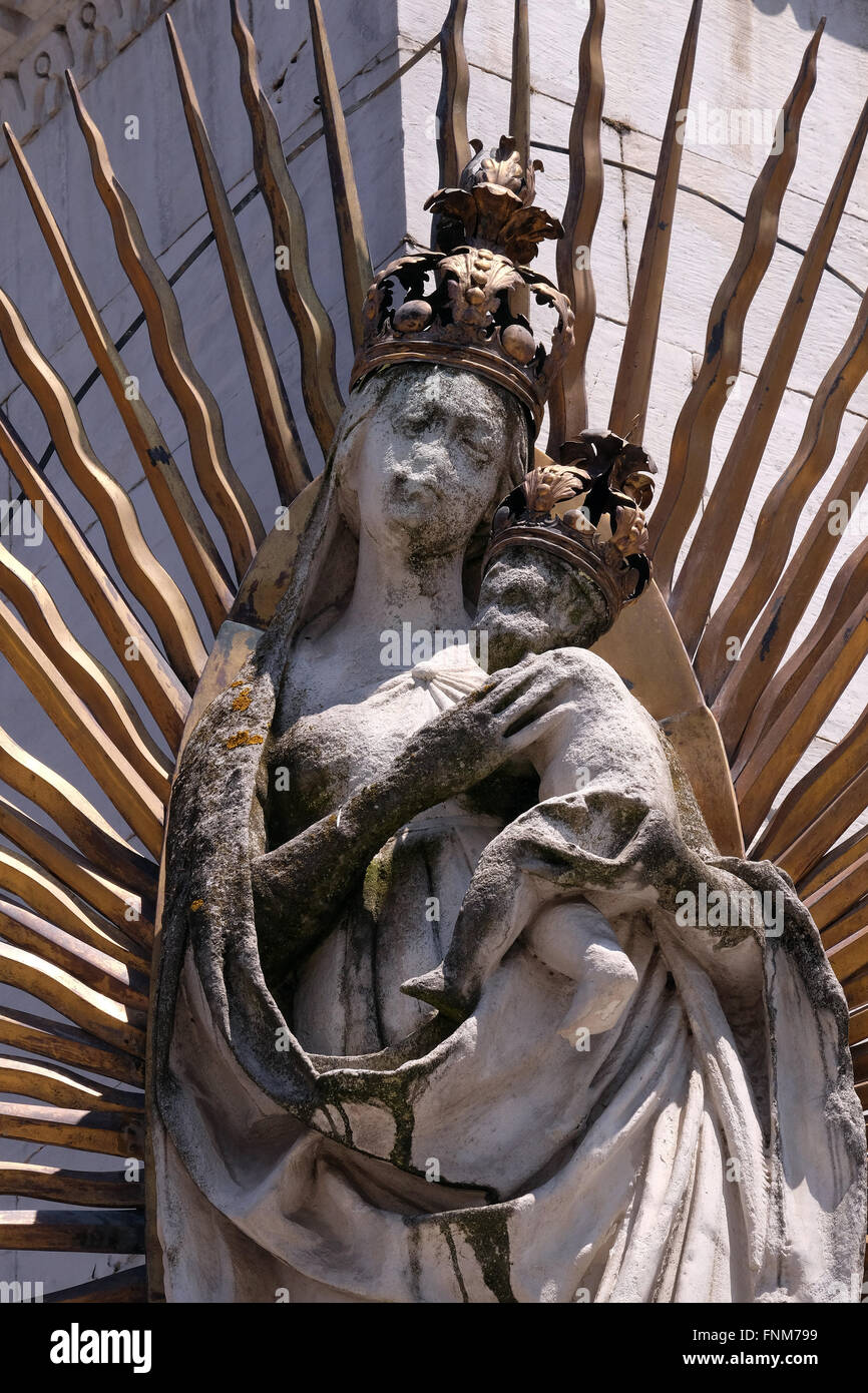 Ancient virgin mary sculpture hi-res stock photography and images - Alamy