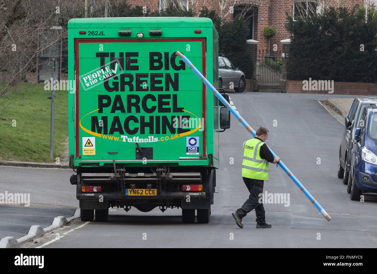 Delivery man truck hi-res stock photography and images - Alamy