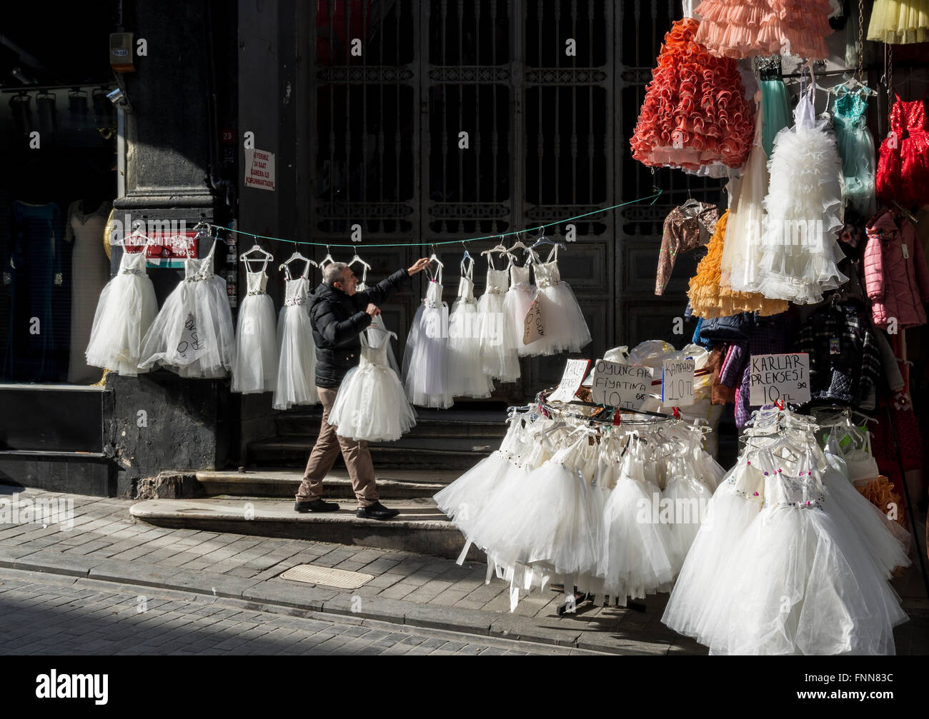 Mahmutpasha open air bazaar in Eminonu,Istanbul,Turkey Stock Photo - Alamy