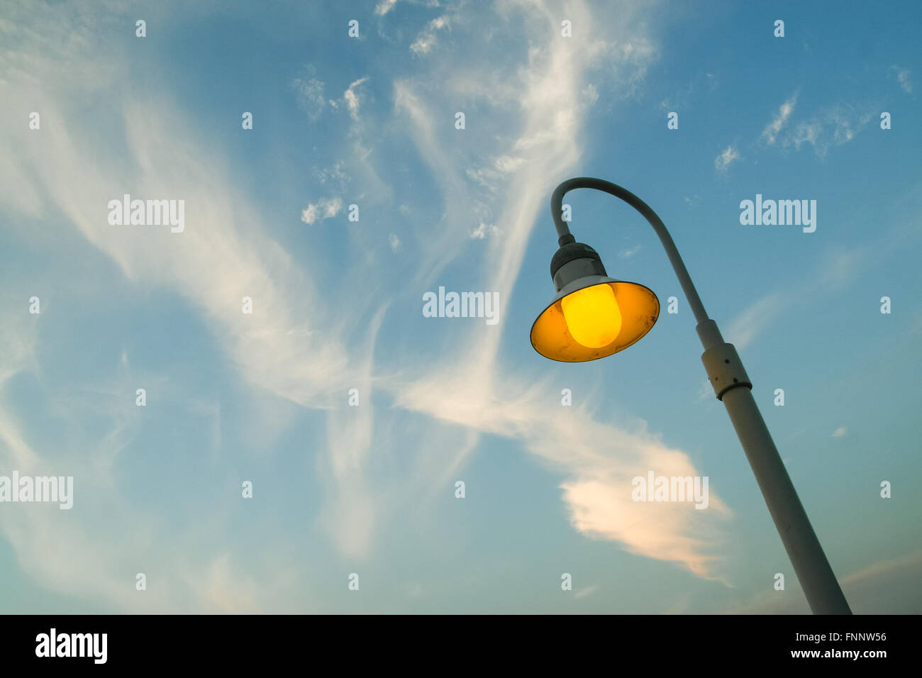Street light background hi-res stock photography and images - Alamy