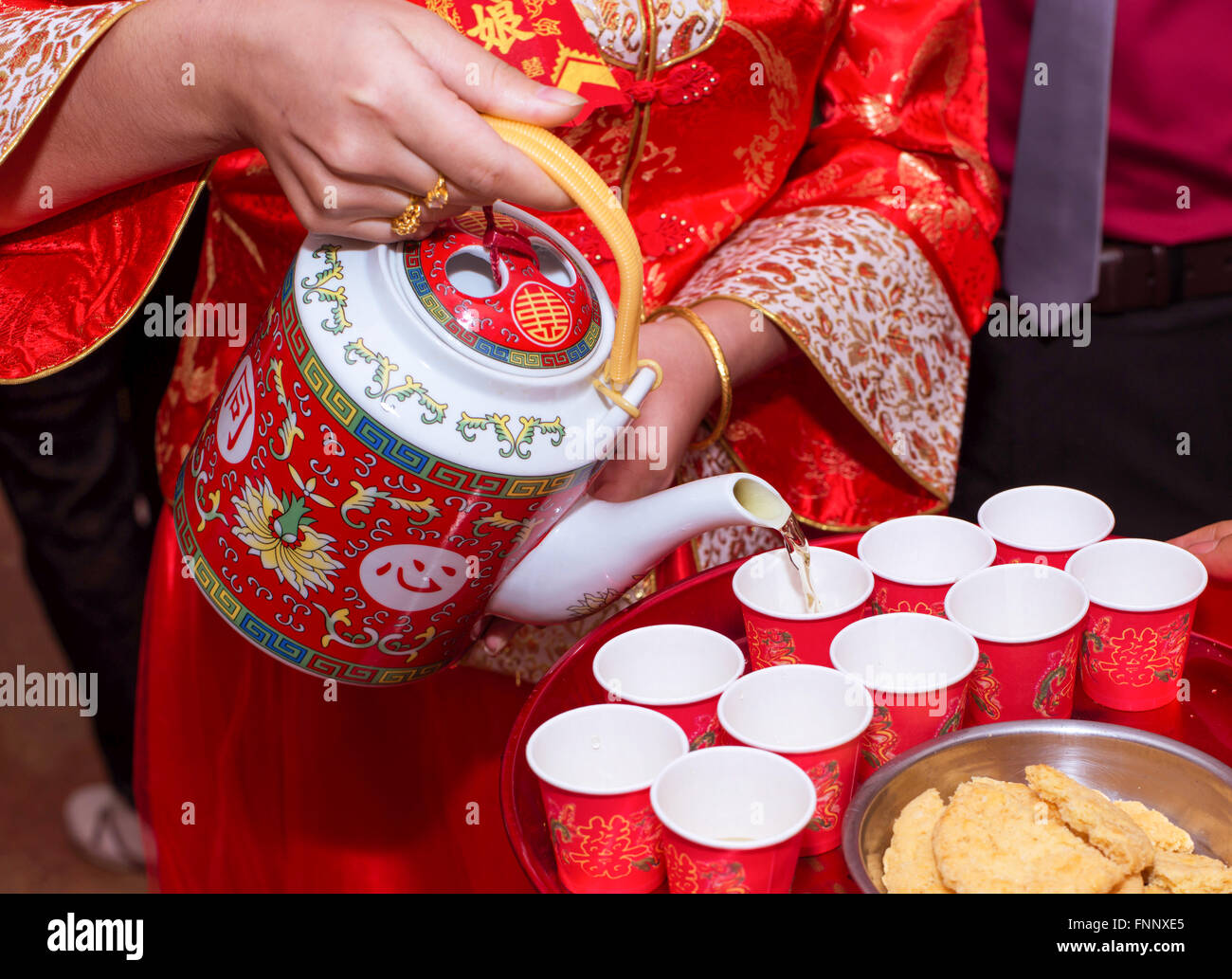 Serving traditional chinese tea hi-res stock photography and images - Alamy