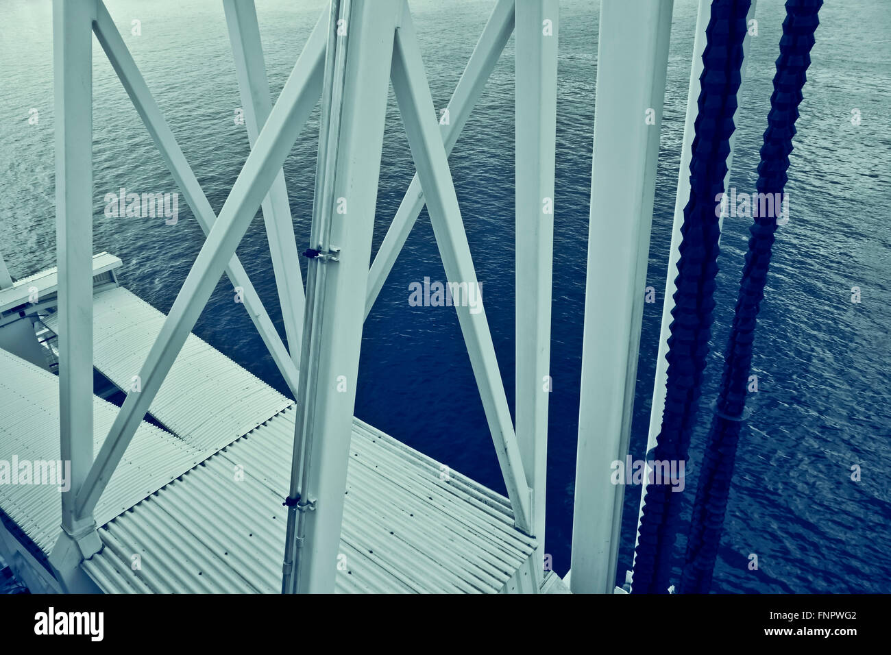 Iron on ship beams hi-res stock photography and images - Alamy