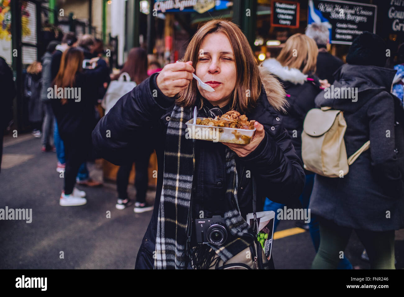 Woman curry hi-res stock photography and images - Alamy