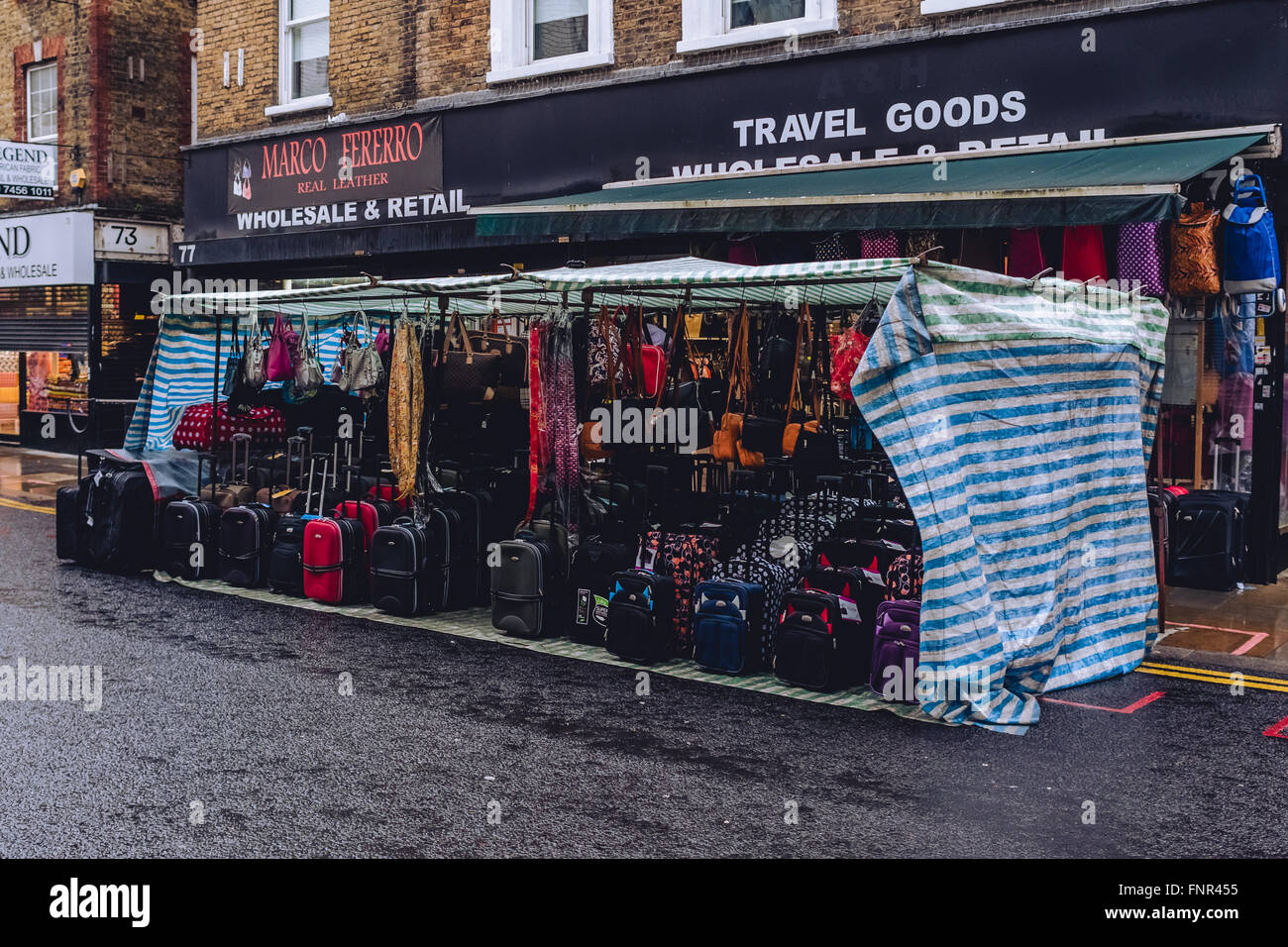 Suitcases Street Shop Stock Photo - Alamy