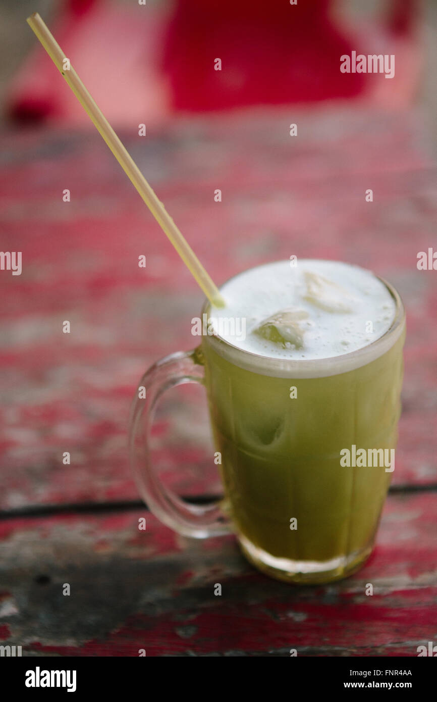 Cold sugar cane juice from street vendor in Myanmar Stock Photo - Alamy