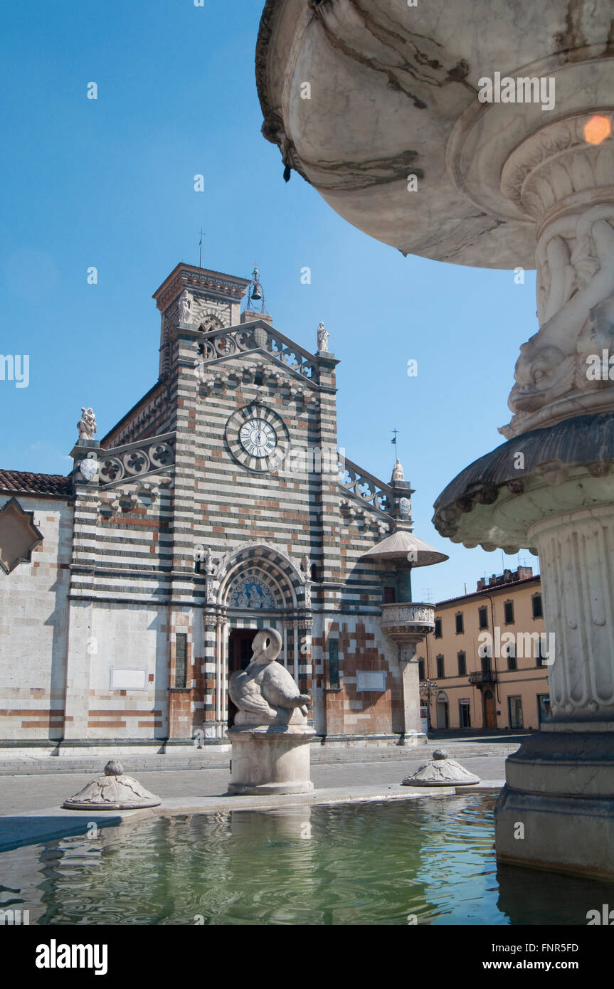 Italy, Tuscany, Prato, Piazza del Duomo, Cathedral of S. Stefano Stock ...