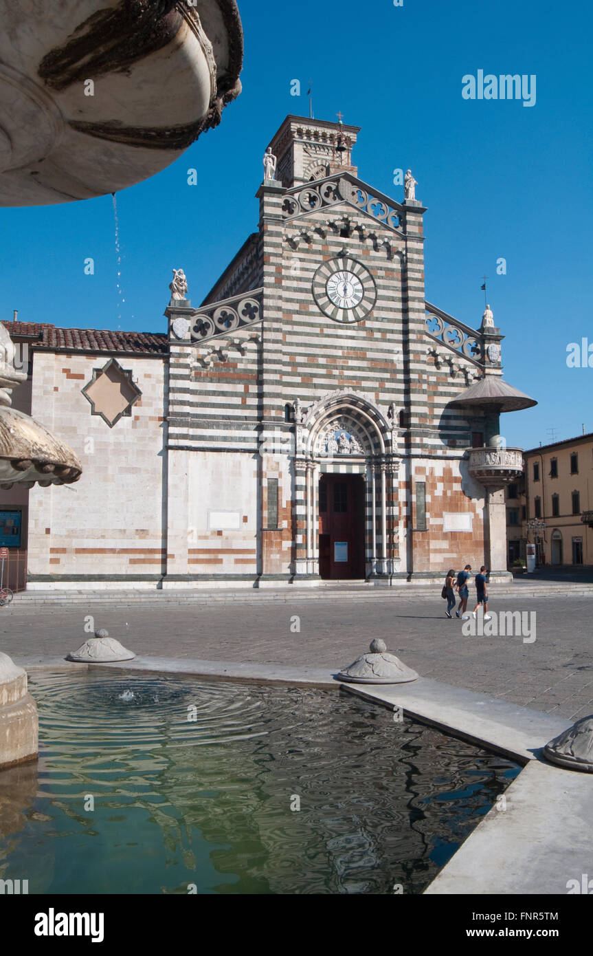Italy, Tuscany, Prato, Piazza del Duomo, Cathedral of S. Stefano Stock ...
