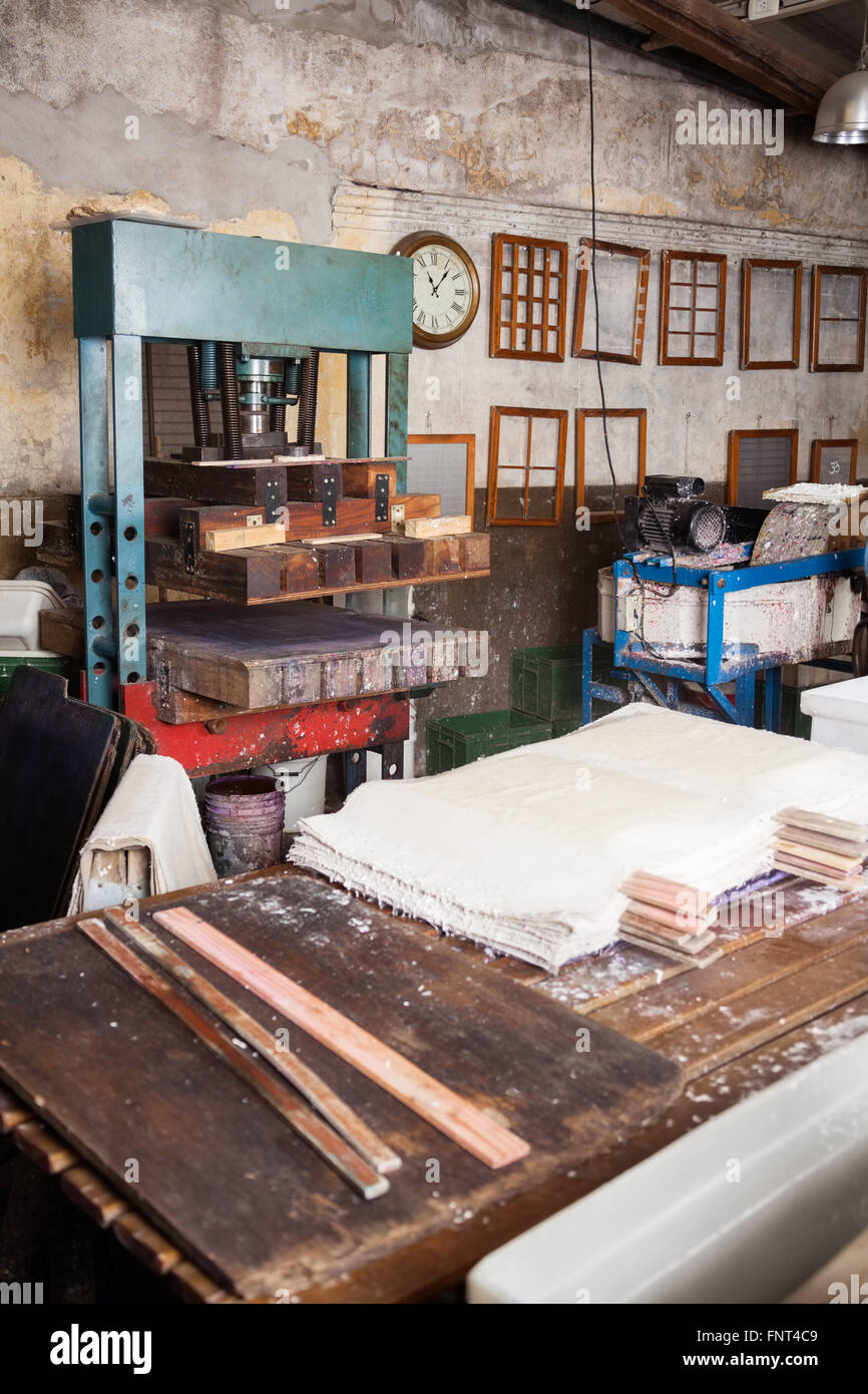 Printmaking machine hi-res stock photography and images - Alamy