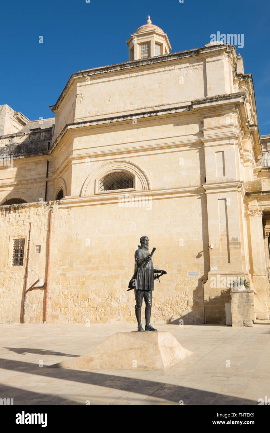 Statue jean de valette valletta hi-res stock photography and images - Alamy