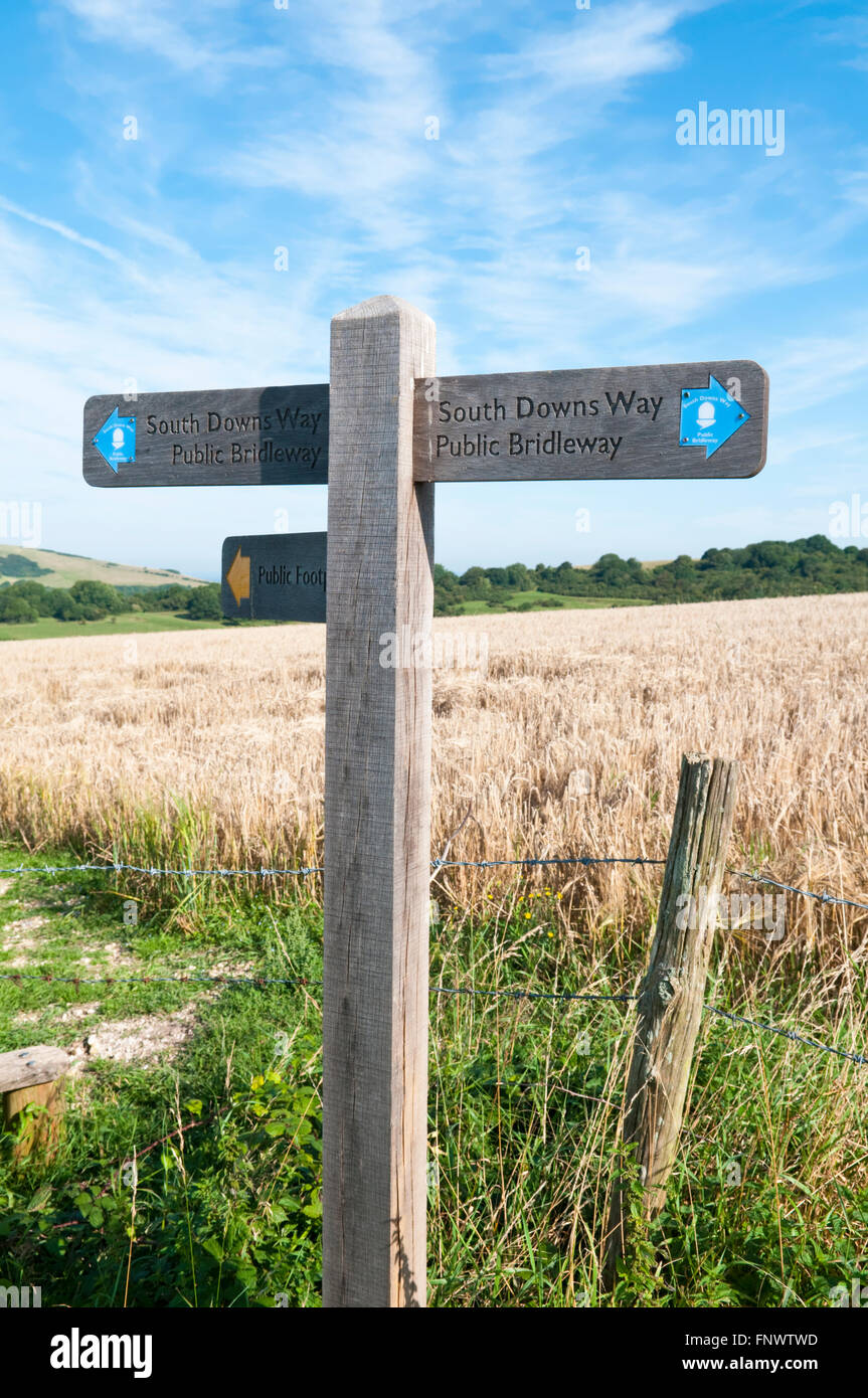 Alternative route sign hi-res stock photography and images - Alamy