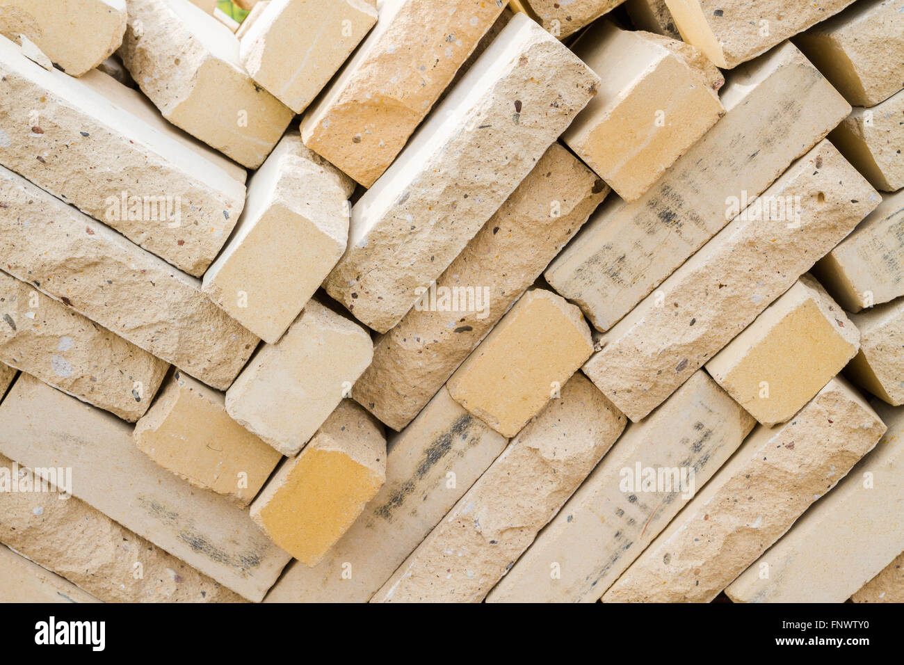 Facing bricks hi-res stock photography and images - Alamy