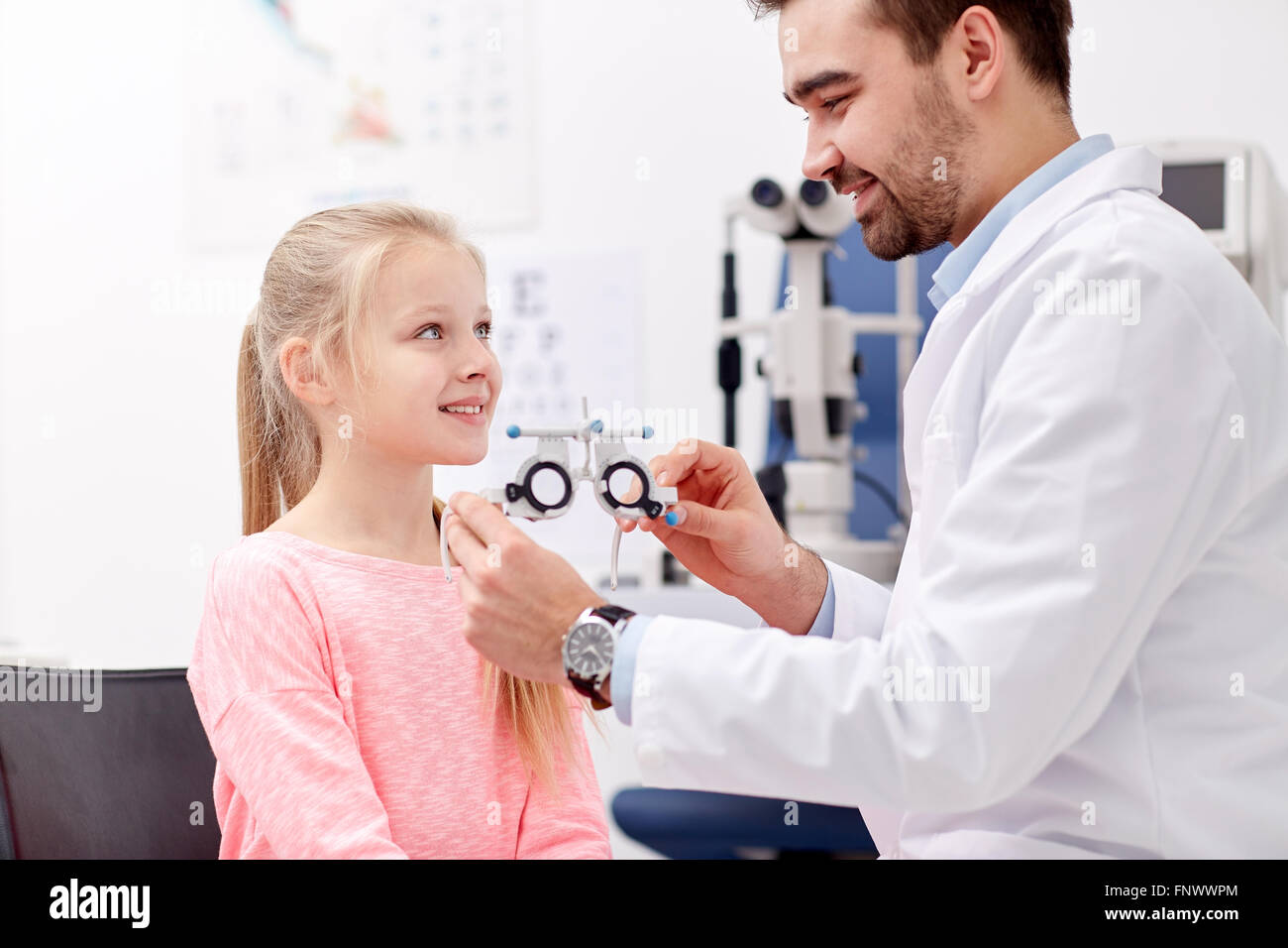 Child optometrist trial frame hi-res stock photography and images - Alamy