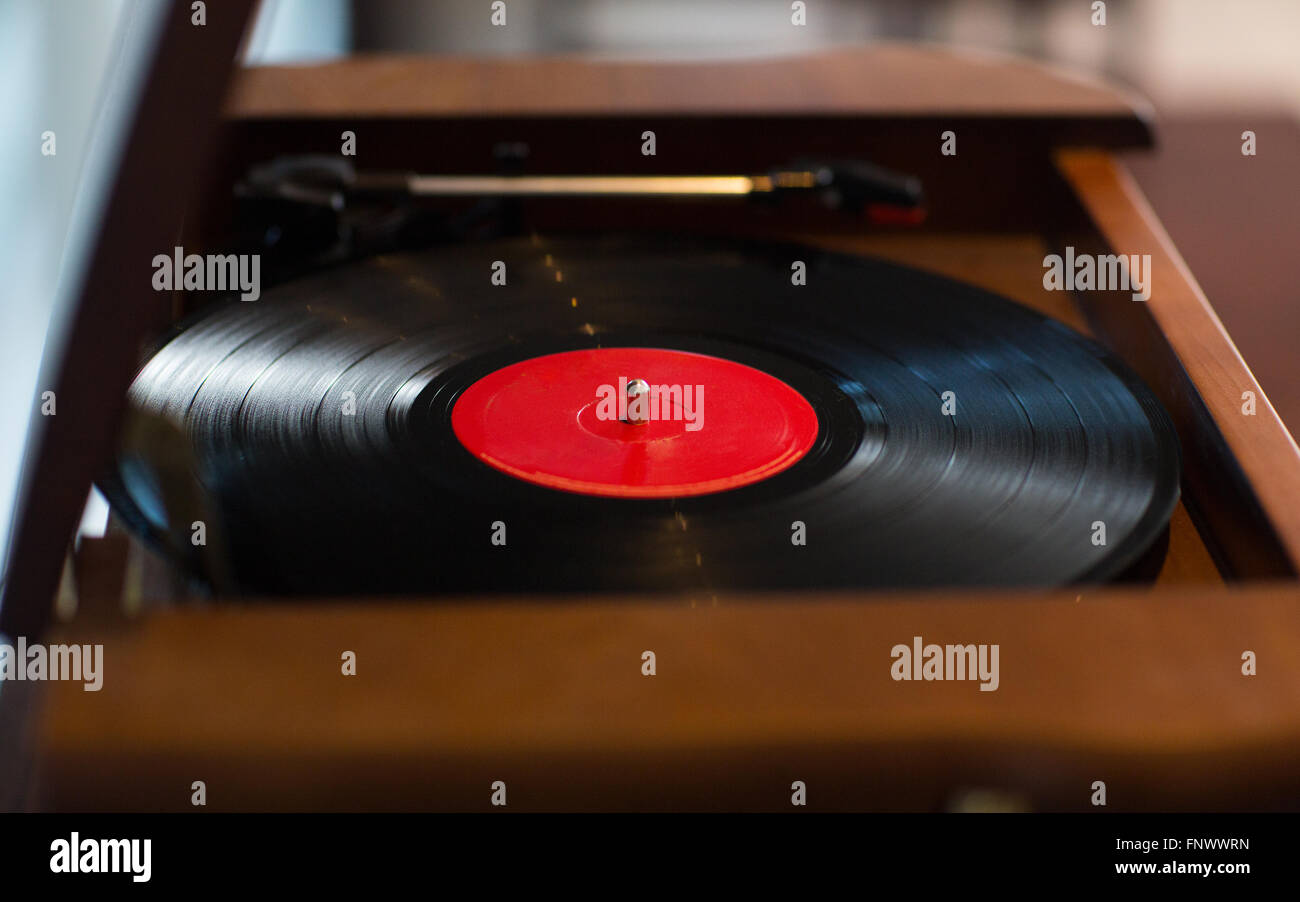 close up of vintage record player with vinyl disc Stock Photo - Alamy